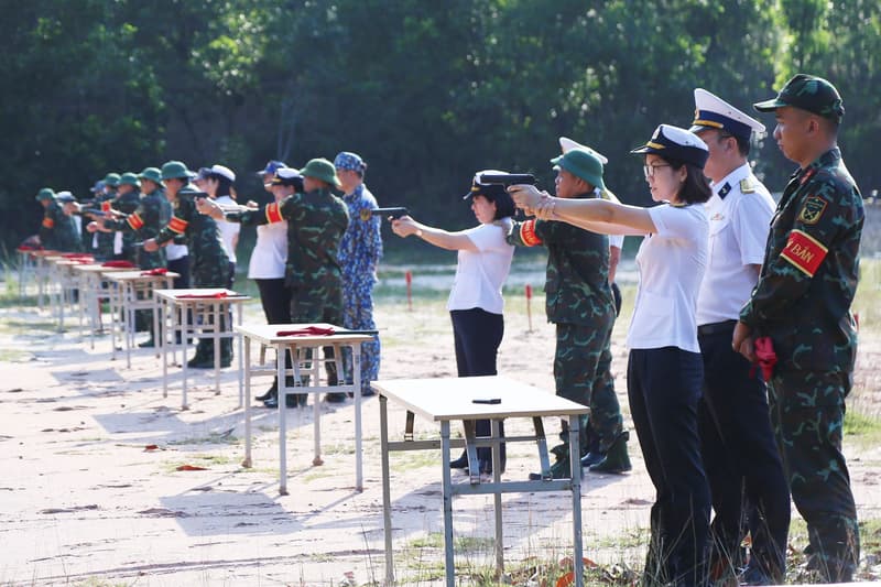 Quân cảng Sài Gòn: Kiểm tra bắn đạn thật súng K54 và tiểu liên AK