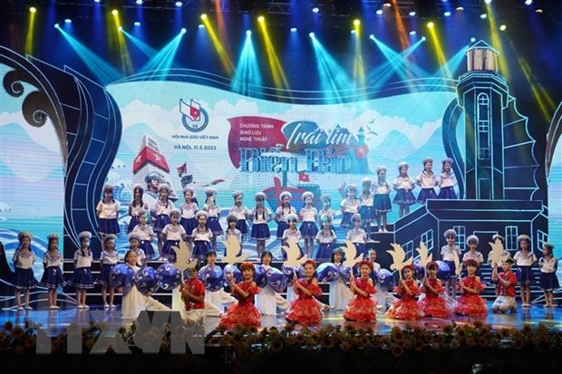 Chương trình nghệ thuật “Trái tim biển đảo”